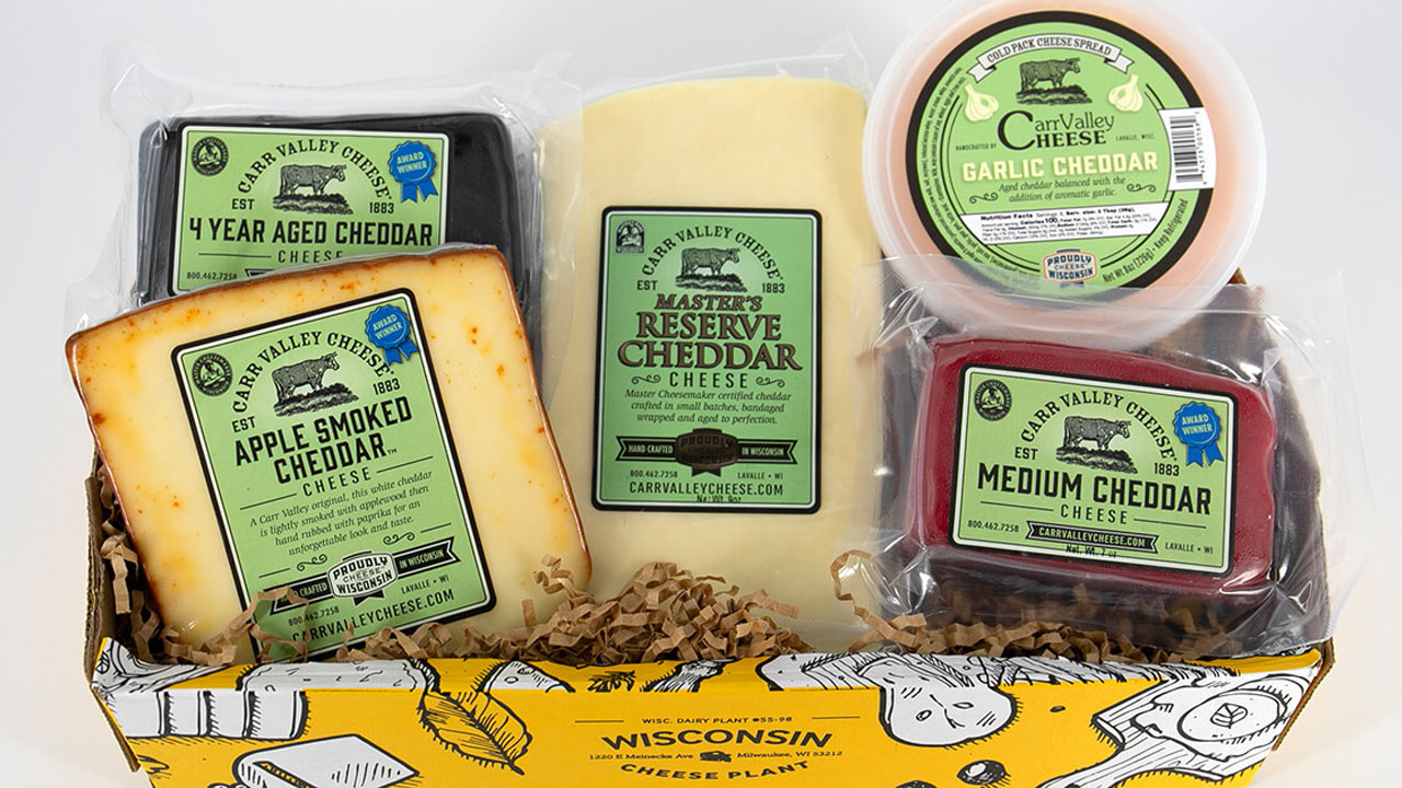 Wisconsin Cheesemakers Craft Holiday Gift Baskets Just in Time for ...
